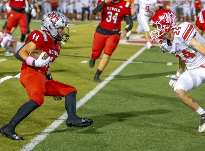 Red Devils Roll To Homecoming Win Over Jets | News, Sports, Jobs - The ...
